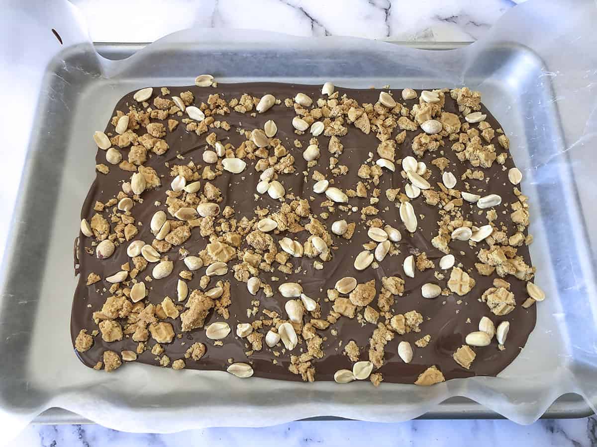 4 Ingredient Nutter Butter Candy Bark - EazyGrub