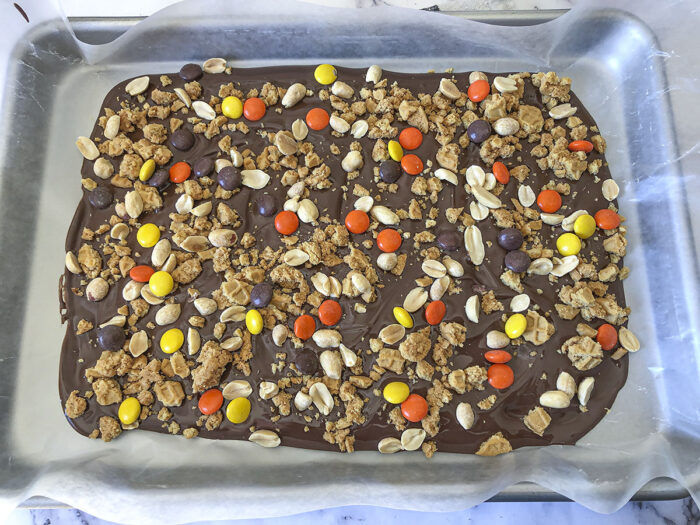 4 Ingredient Nutter Butter Candy Bark - EazyGrub