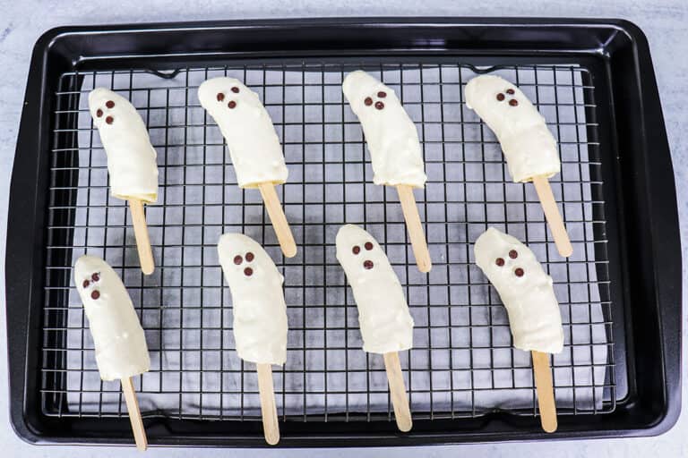 3 Ingredient Halloween Ghost Pops - EazyGrub