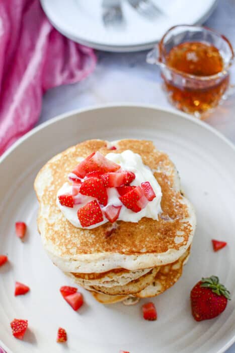 3 Ingredient Strawberry Flapjack Recipe - EazyGrub