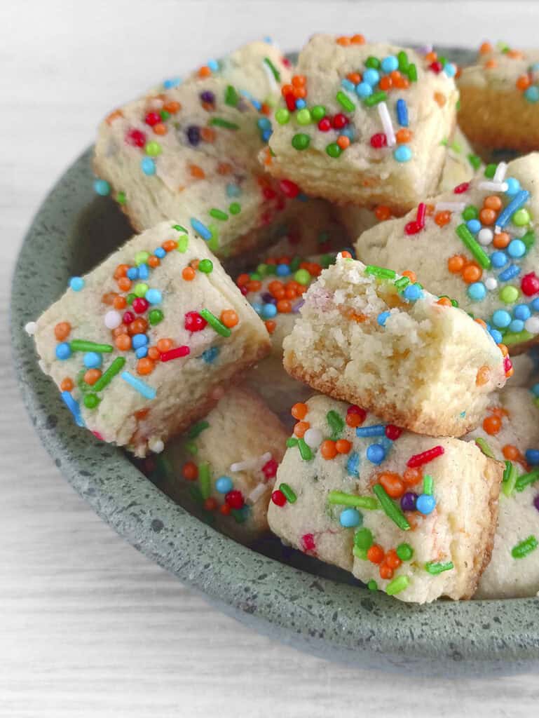 4 Ingredient Elf Cookie Bites - EazyGrub