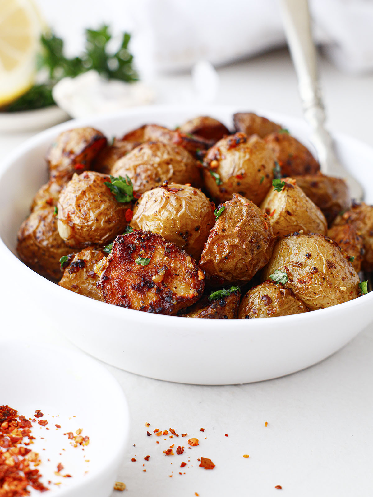 Spicy Roasted Potatoes with Garlic (Easy Oven Recipe) - EazyGrub